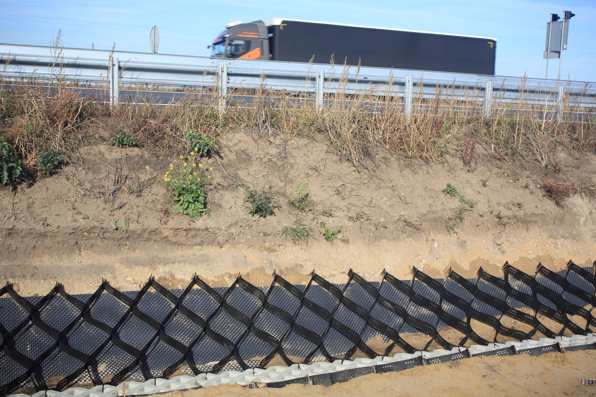 Geogitter - eine Geosynthese mit dreidimensionaler Struktur - Griltex